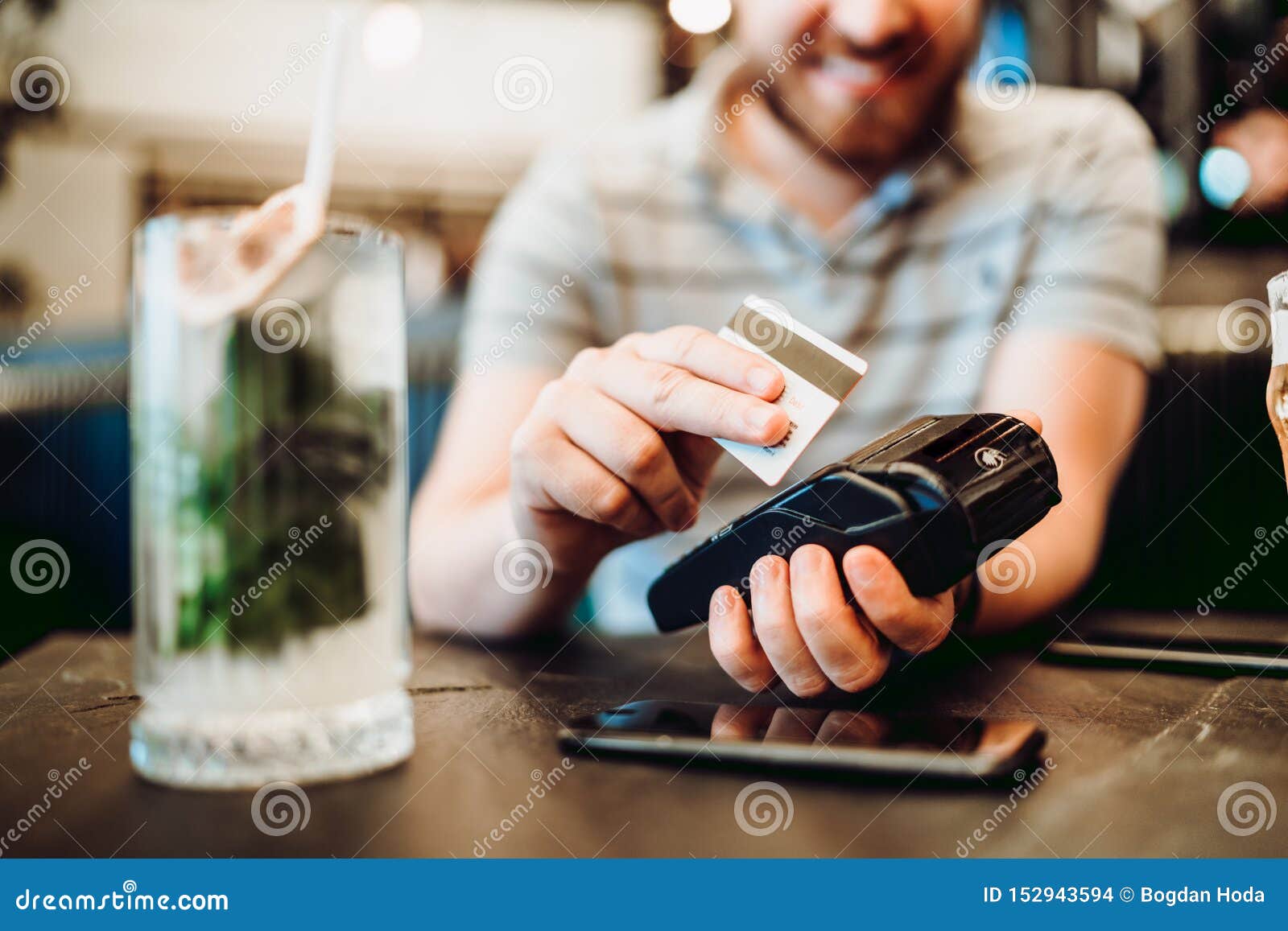 Man Using Credit Card for Paying at Restaurant Stock Photo - Image of ... Man Using Credit Card for Paying at Restaurant Stock Photo - Image of ...
