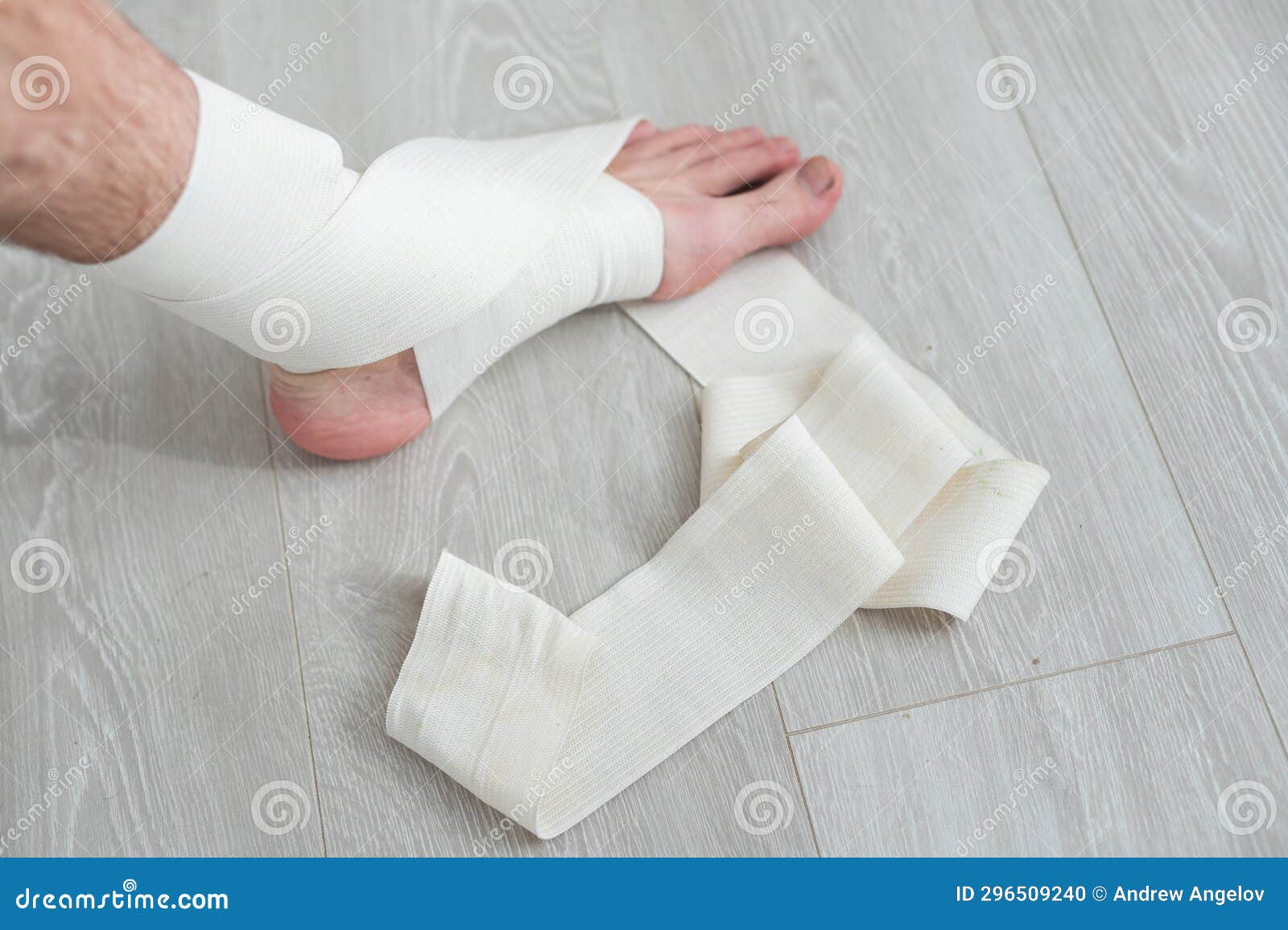 Man Using Put on Elastic Bandage with Legs Having Leg Pain Stock Photo ...