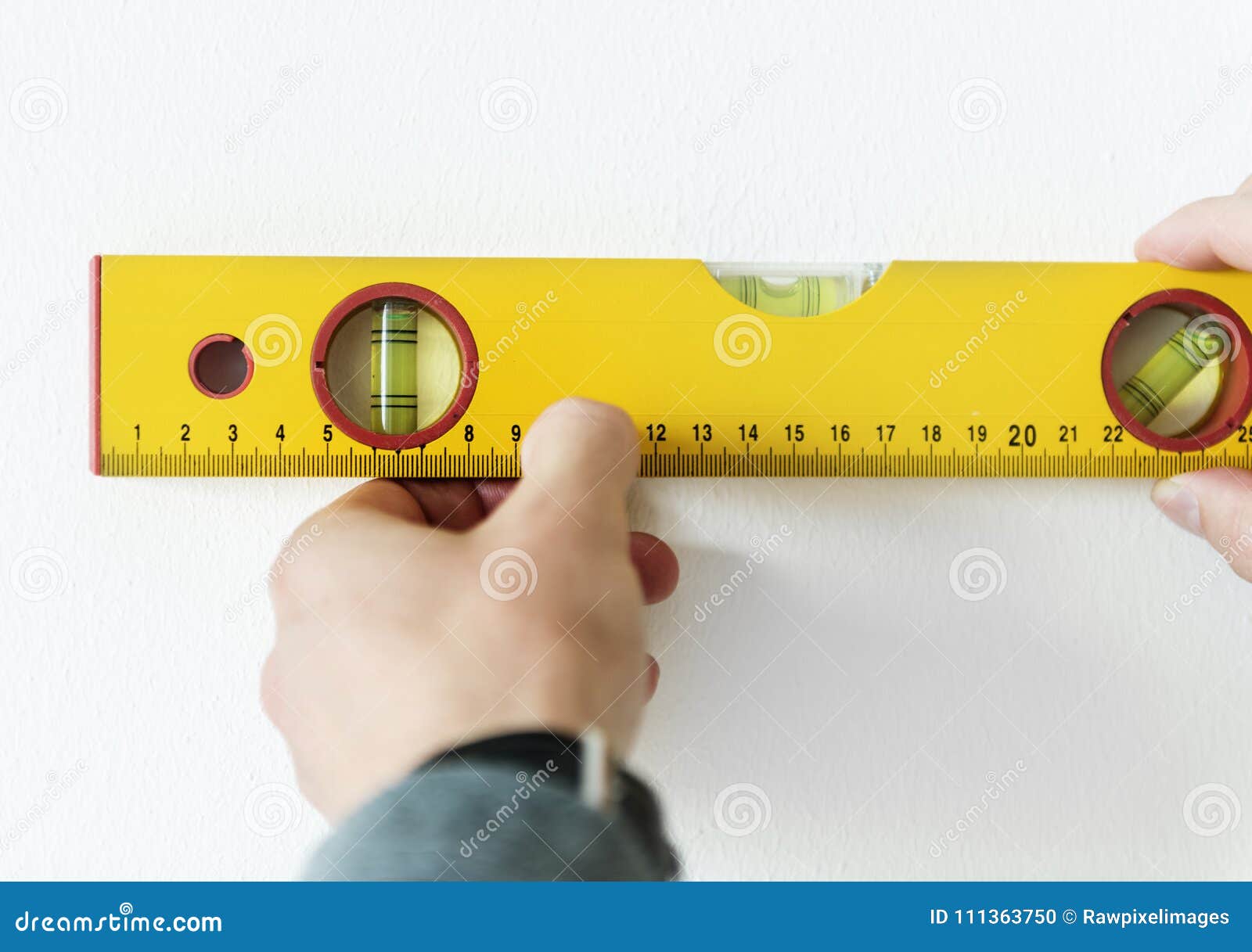 Man Using Water Level Meter Measuring the Wall Stock Photo - Image of ...