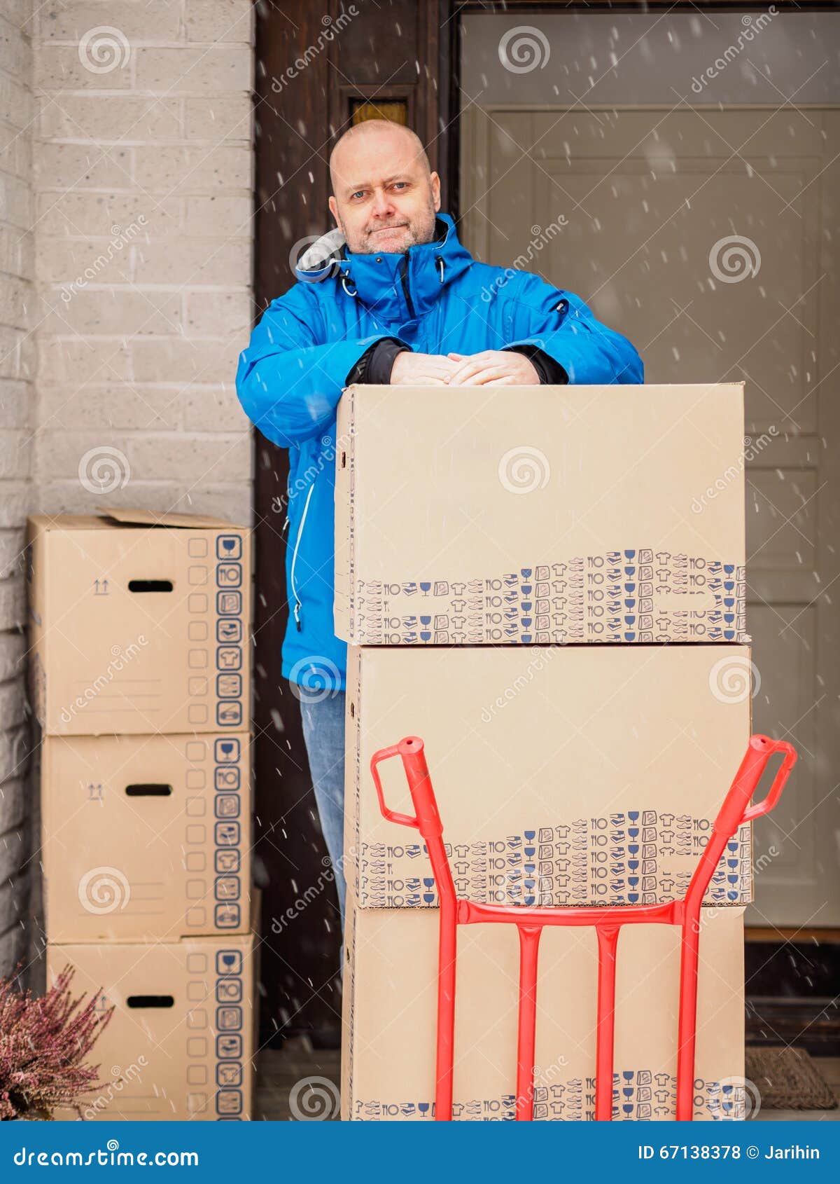 Man Using 2 Wheel Dolly Stock Photos - Free & Royalty-Free Stock Photos ...