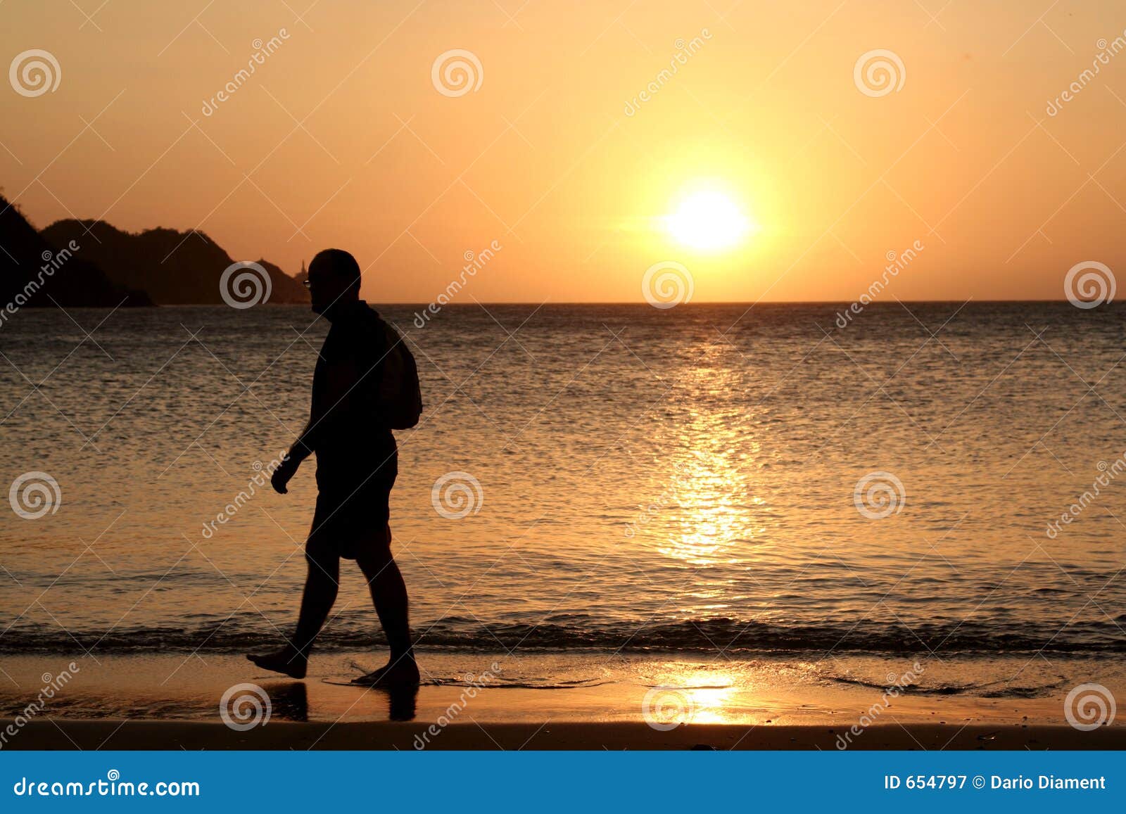 Man watching sunset stock image. Image of cloud, watch - 654797