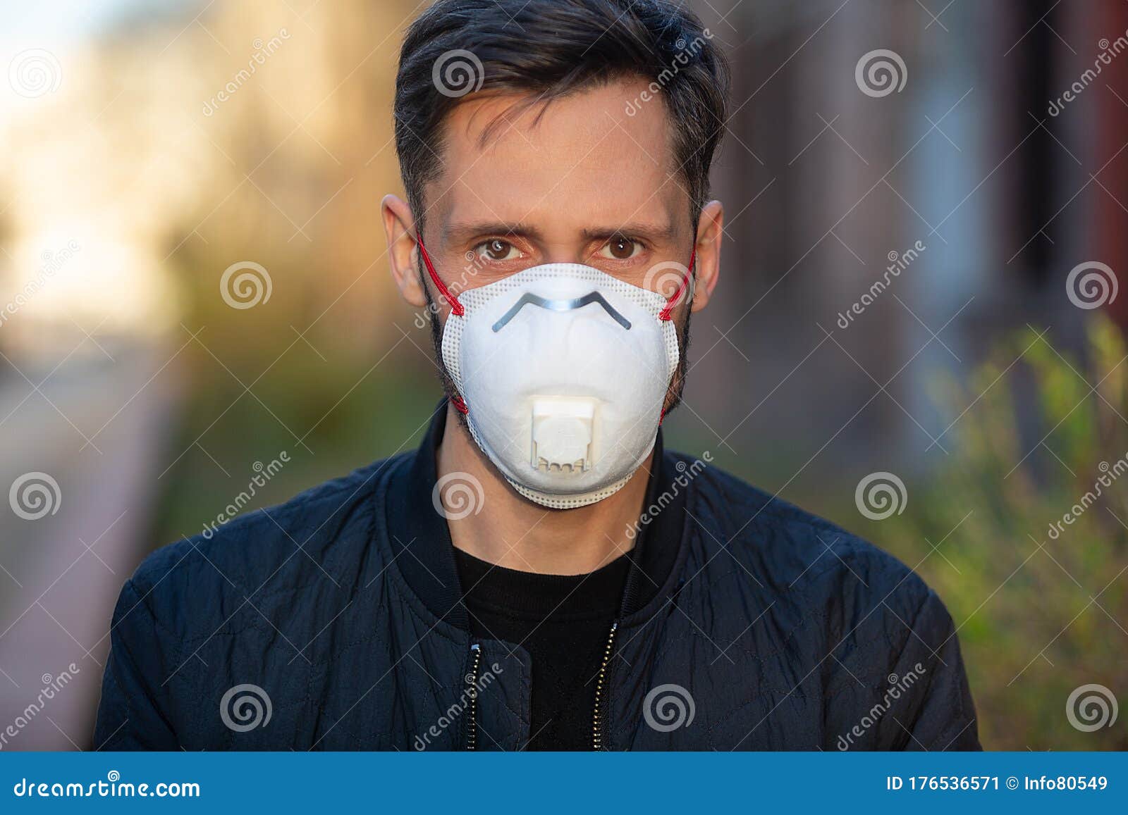 Man Wearing a Mask Anti-virus Stock Image - Image of young, city: 176536571