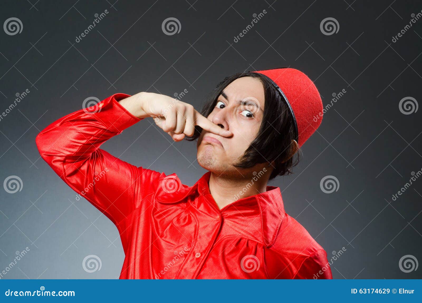 The Man Wearing Red Fez Hat Stock Image - Image of muslim, ethnic: 63174629