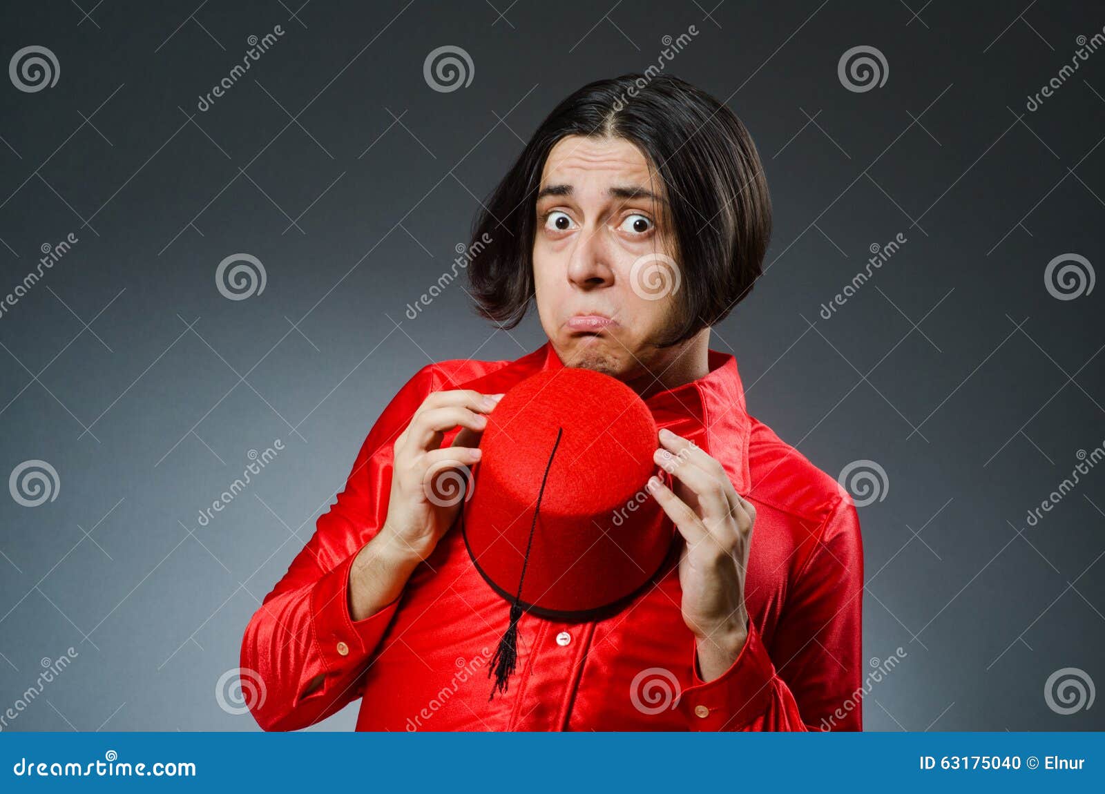 The Man Wearing Red Fez Hat Stock Photo - Image of islam, caught: 63175040