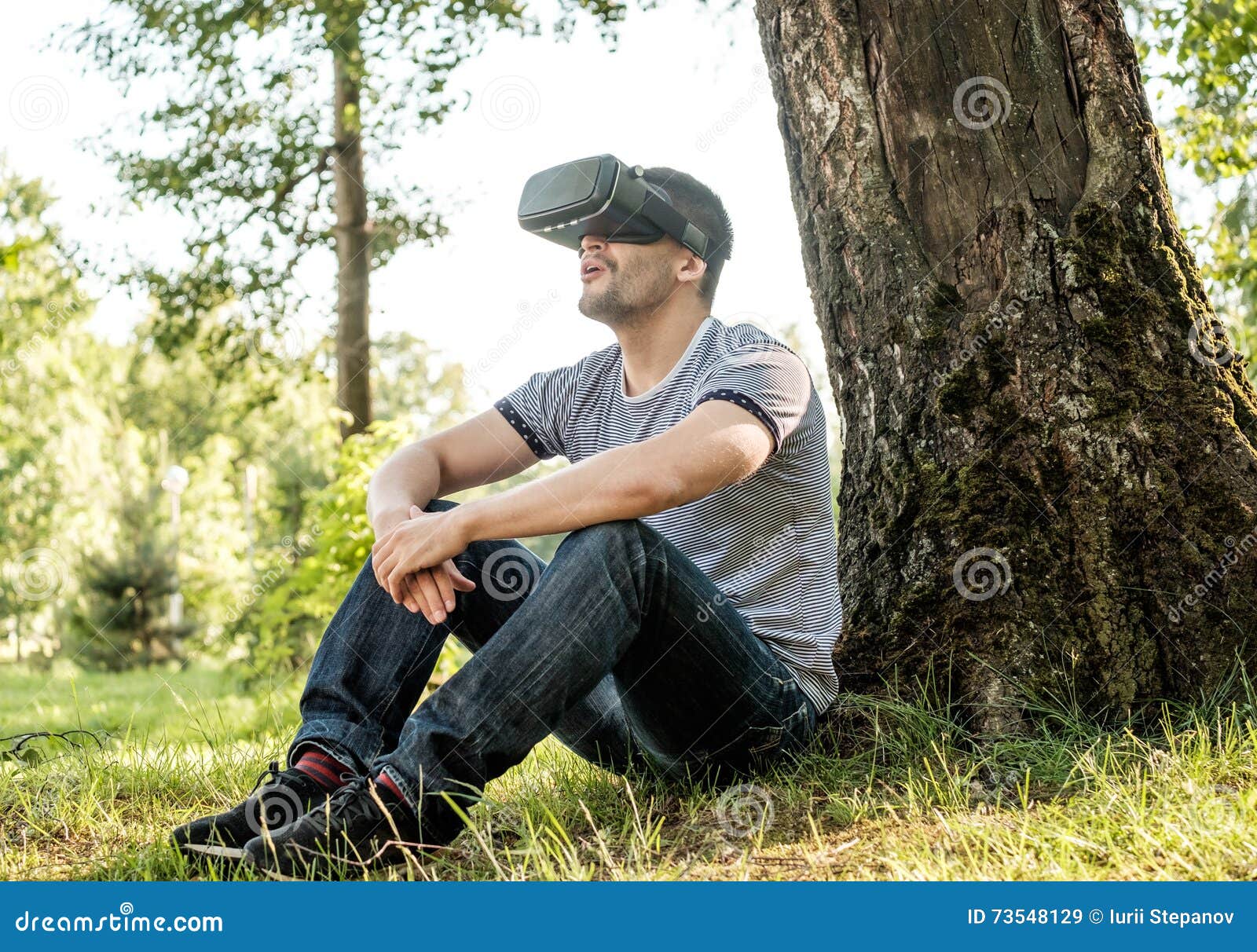 Man Wearing Virtual Reality Headset in Park Stock Image - Image of ... Man Wearing Virtual Reality Headset in Park Stock Image - Image of ...