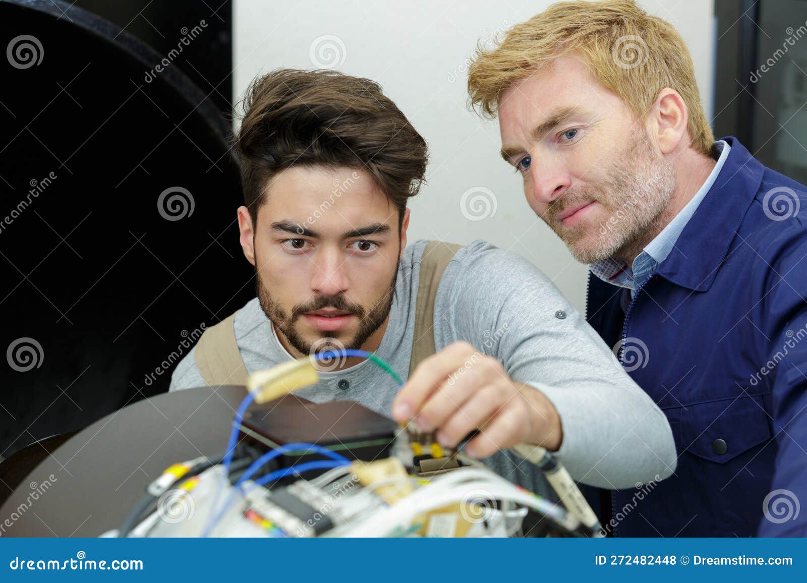 Man Welding Component for Connection Mechanical Object Stock Photo ...