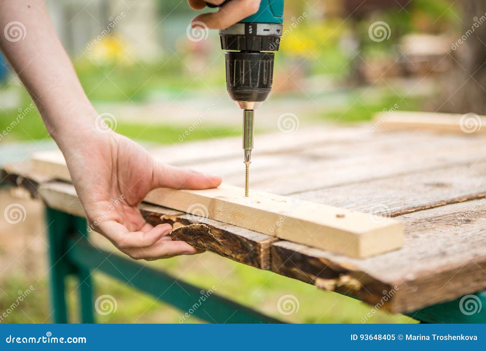 Man Working with an Electric Screwdriver Stock Image - Image of hand ...