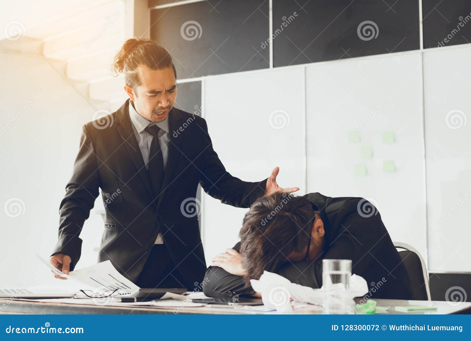 Manager Shouting To Employee while Mistake Working. Stock Photo - Image ...