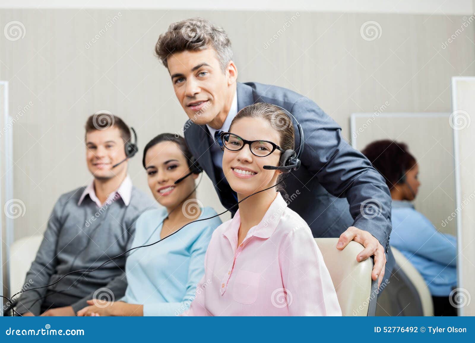 Manager with Team in Call Center Stock Foto - Image of zeker, vraag ...
