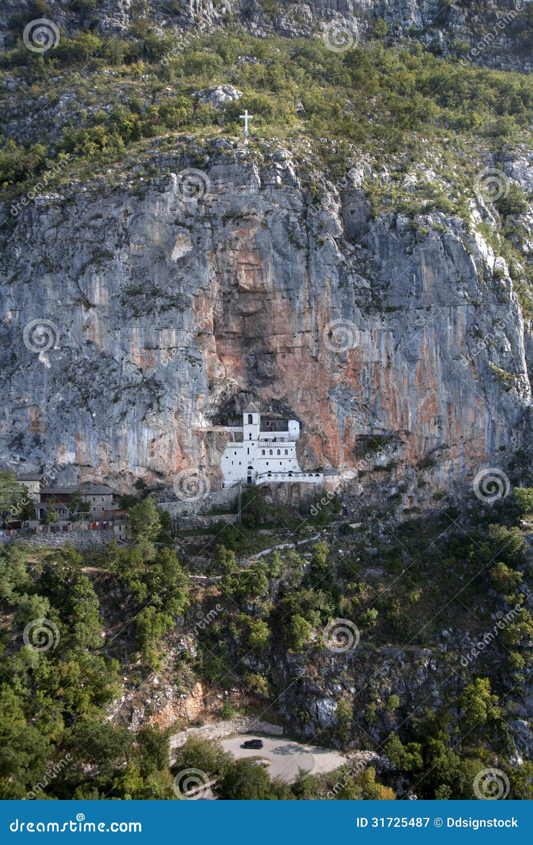 Manastir Ostrog fotografering för bildbyråer. Bild av klosterbroder ...