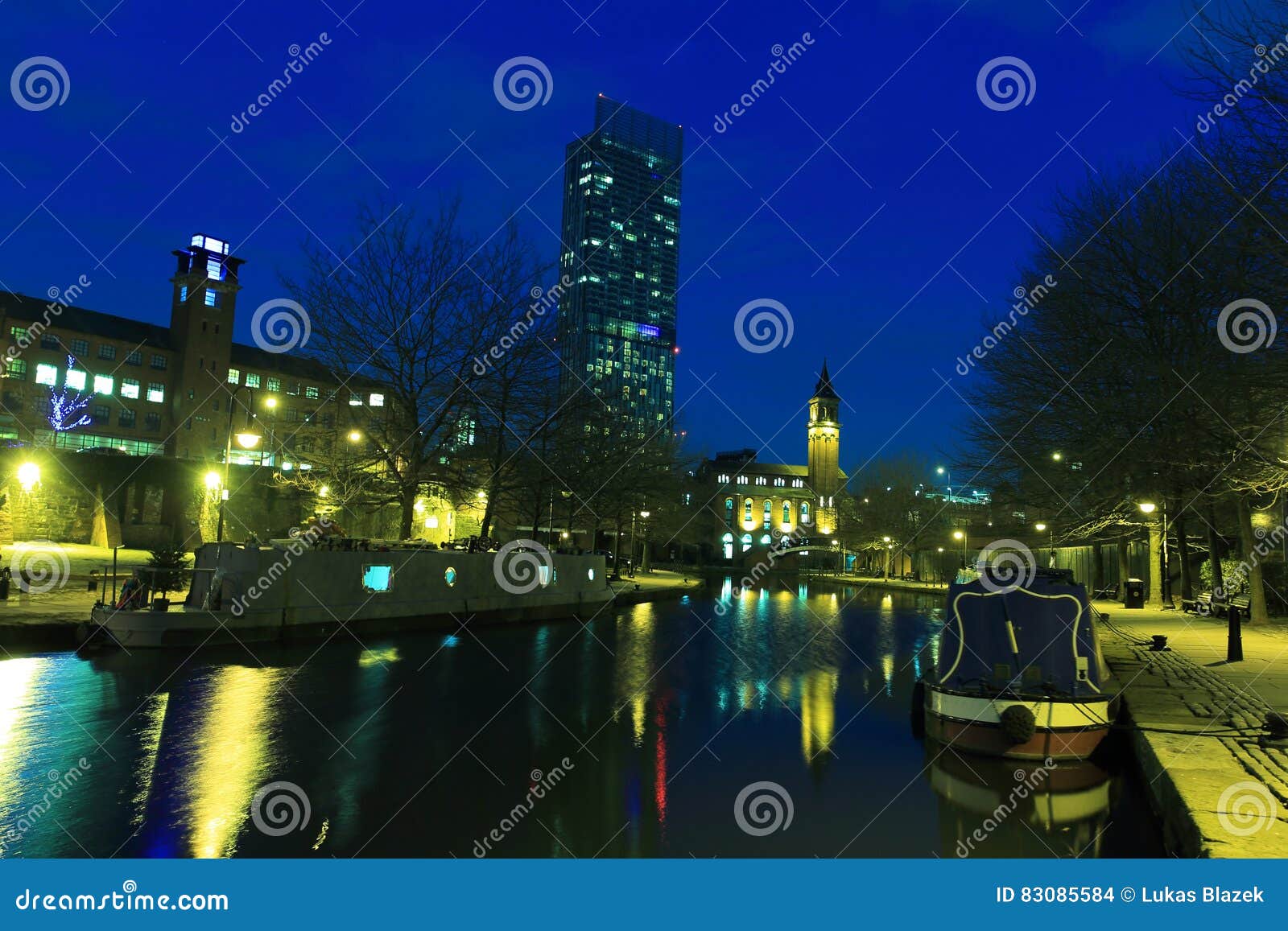 Manchester at night stock photo. Image of england, castlefield - 83085584