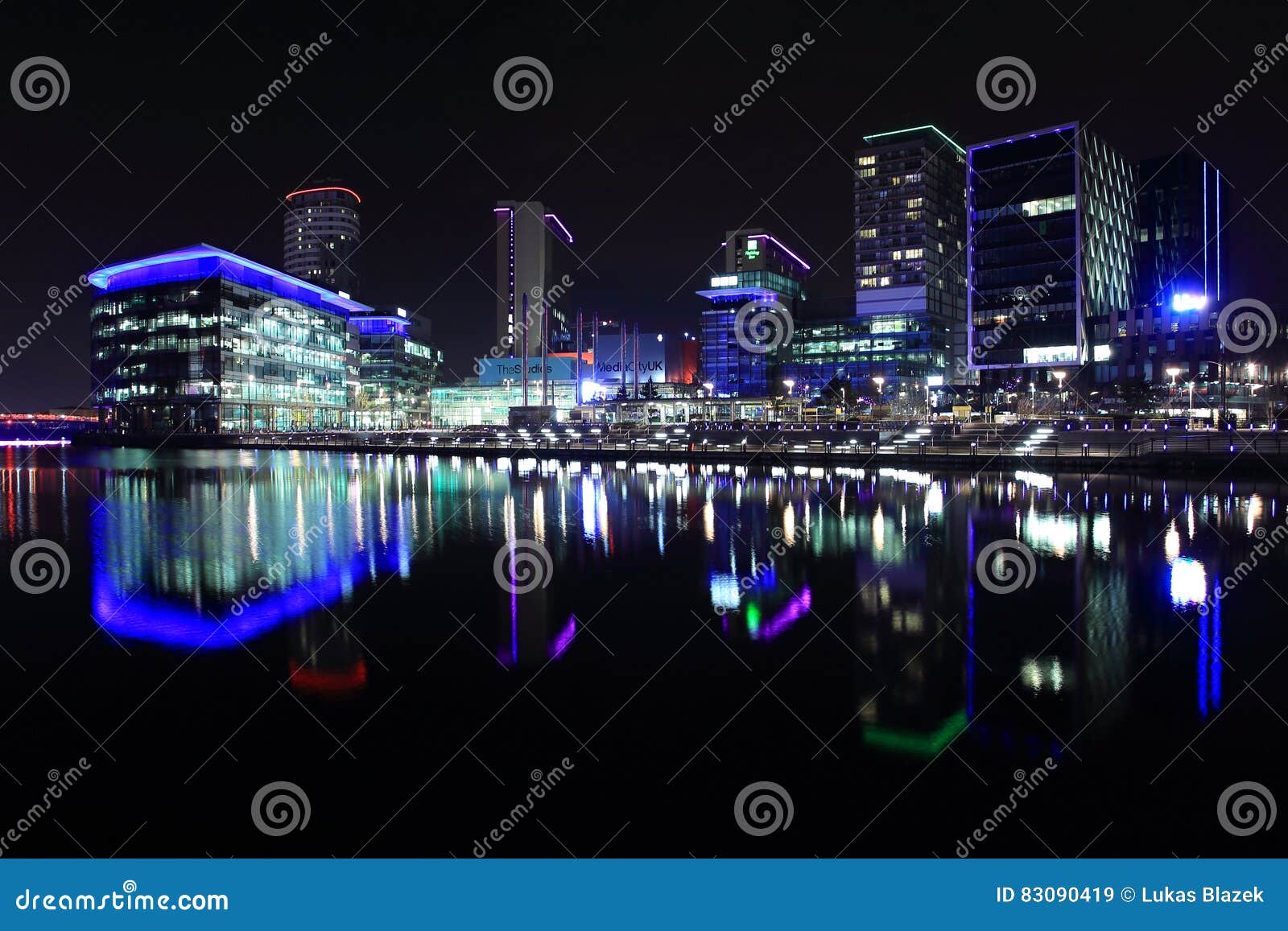 Manchester at night editorial stock image. Image of city - 83090419