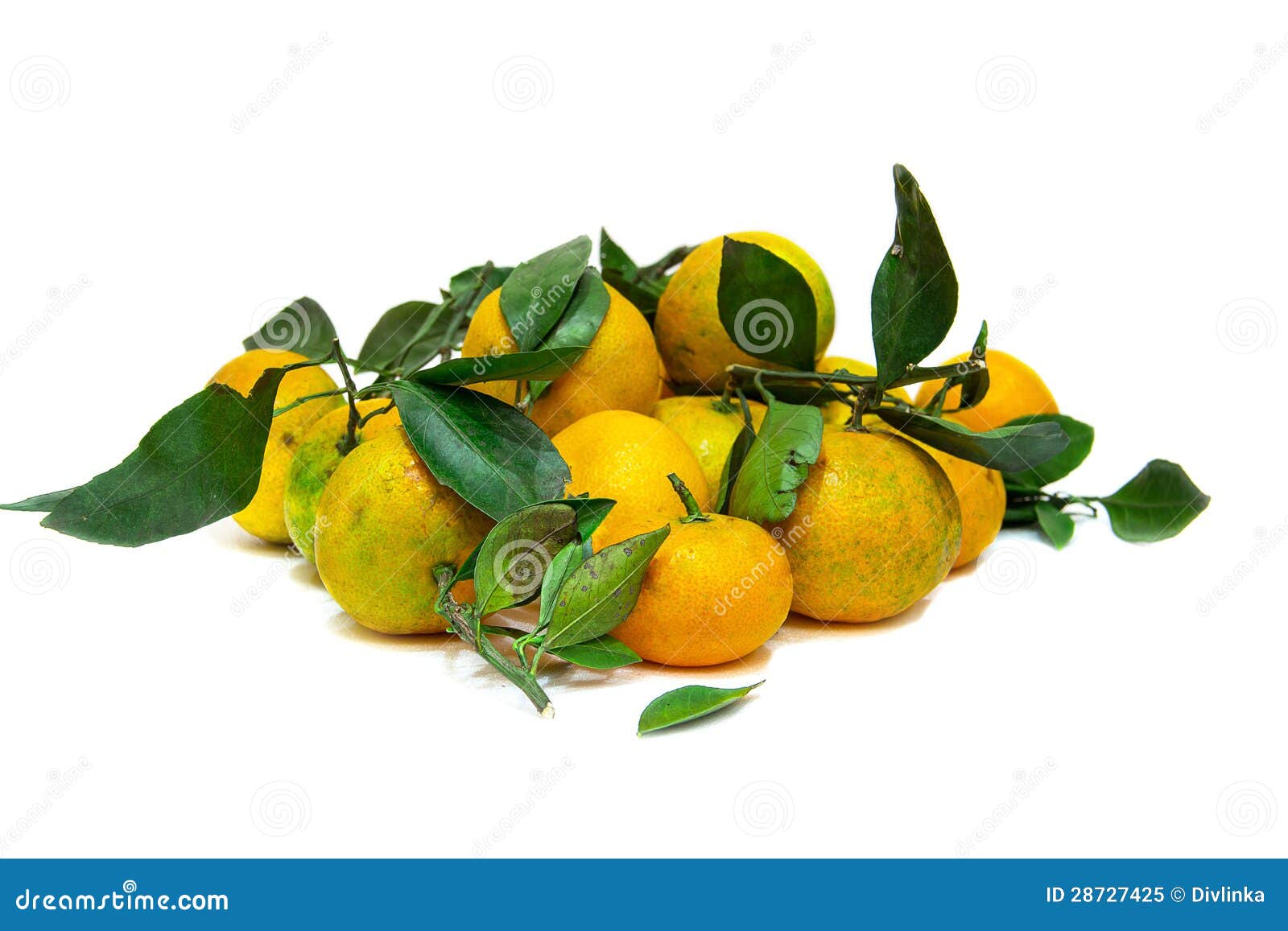 Mandarijnen Met Groene Bladeren Stock Afbeelding - Image of vitaminen ...