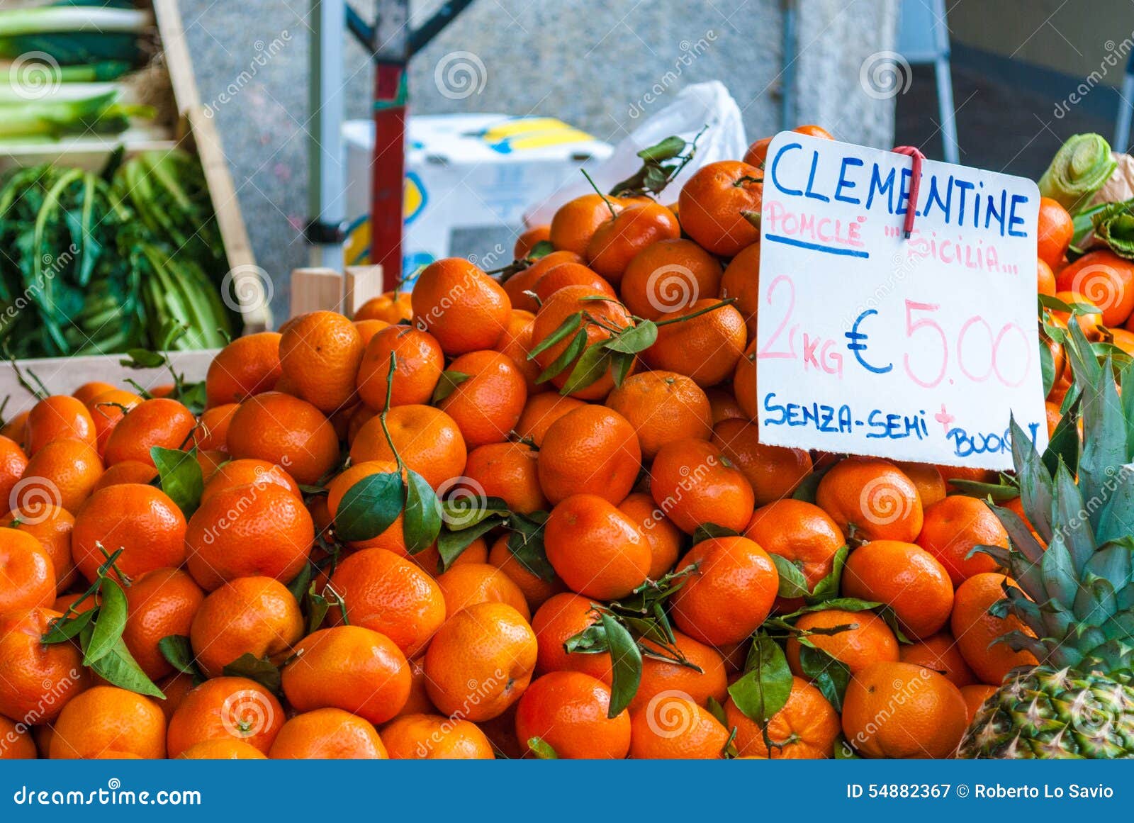 Mandarinas En Un Mercado De La Comida Imagen de archivo - Imagen de ...