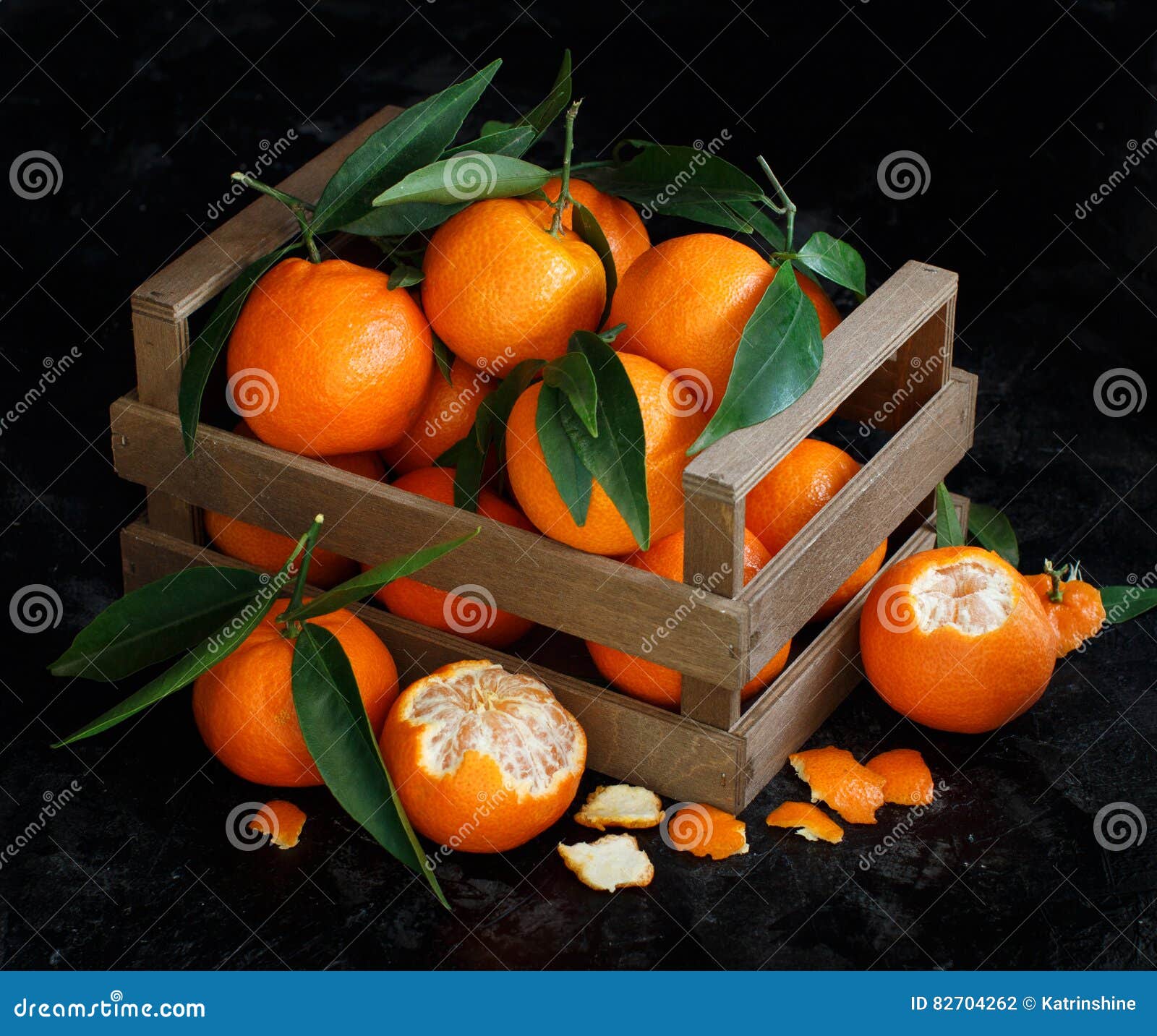 Mandarins with Leaves in a Box Stock Photo - Image of chalkboard, sweet ...