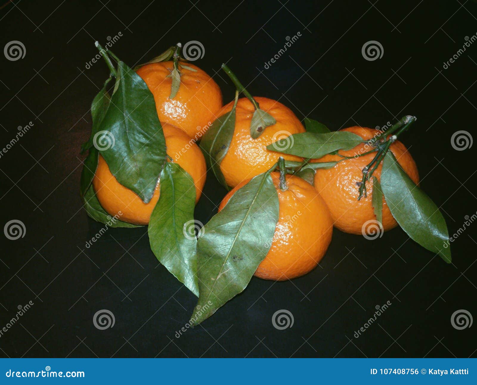 Mandarynka zdjęcie stock. Obraz złożonej z cytrusy, pomarańcze - 107408756