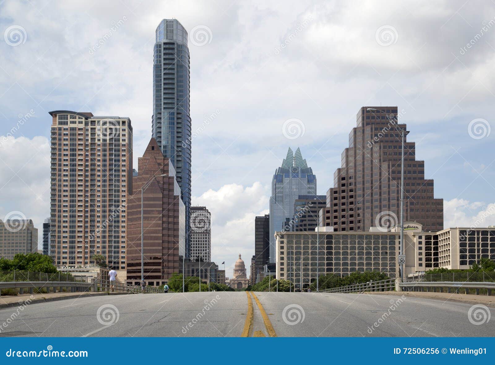 Manera a La Capital Del Estado De Tejas Foto editorial - Imagen de ...