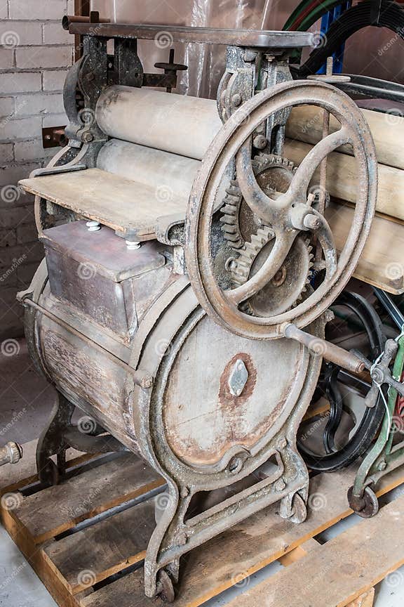 Mangle stock image. Image of clean, washing, machine - 31752767