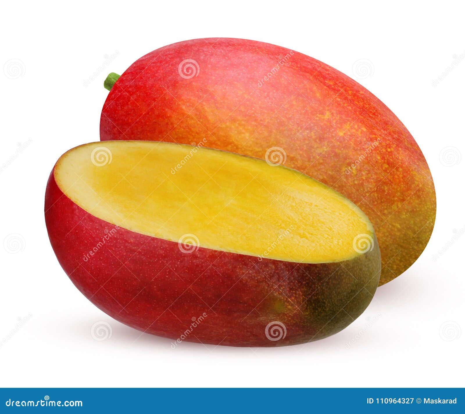 Mango Entero Y Mitad Aislada En El Fondo Blanco Imagen de archivo ...