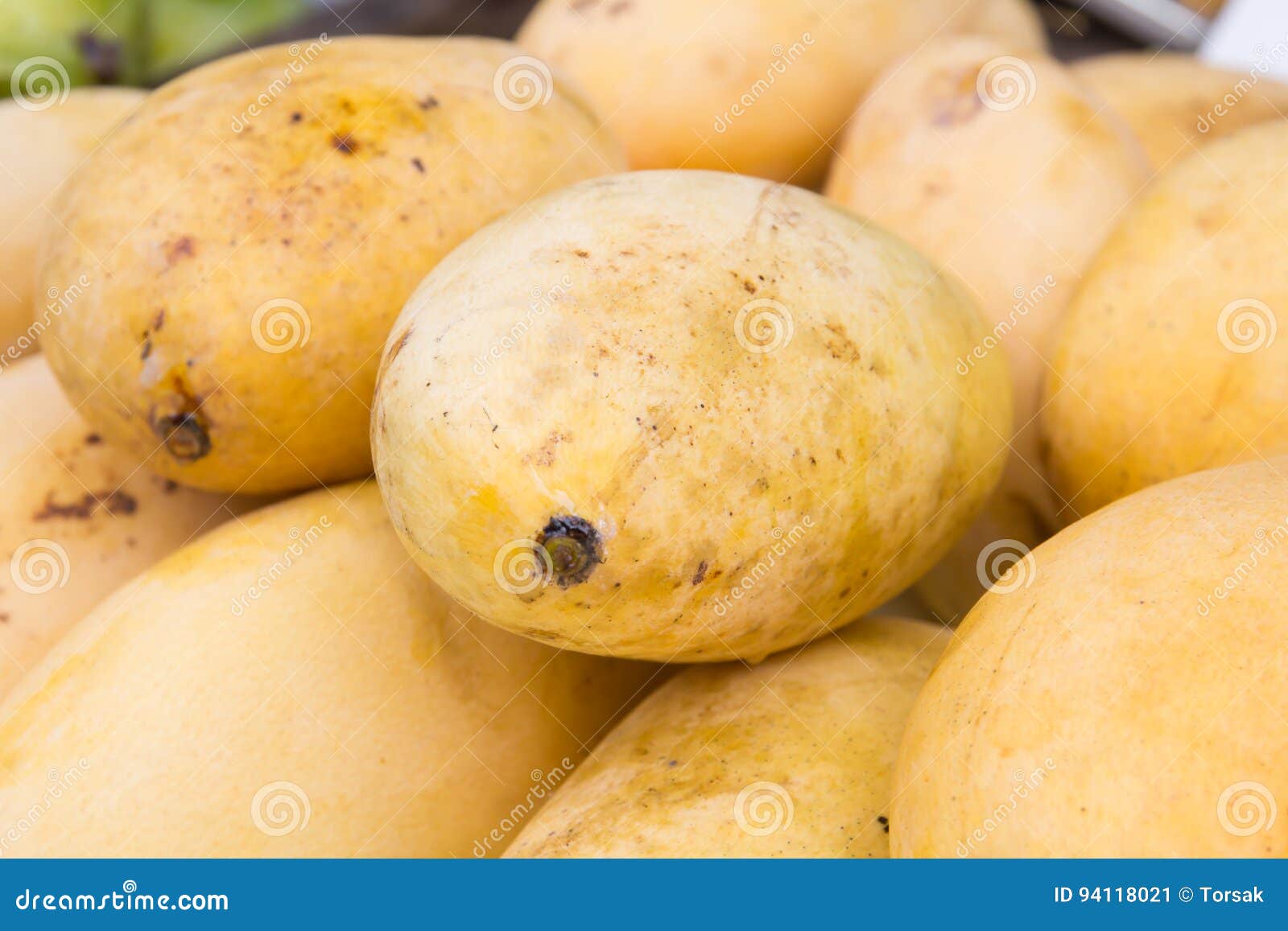 Mango fresco immagine stock. Immagine di sano, mercato - 94118021