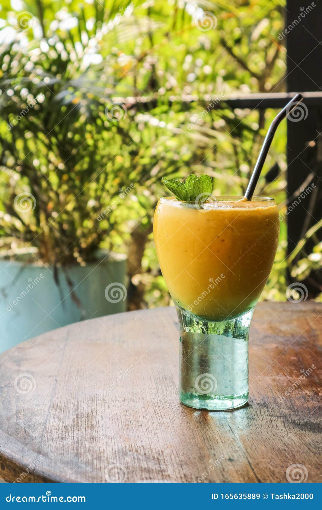 Mango juice in glass stock image. Image of fresh, organic - 165635889