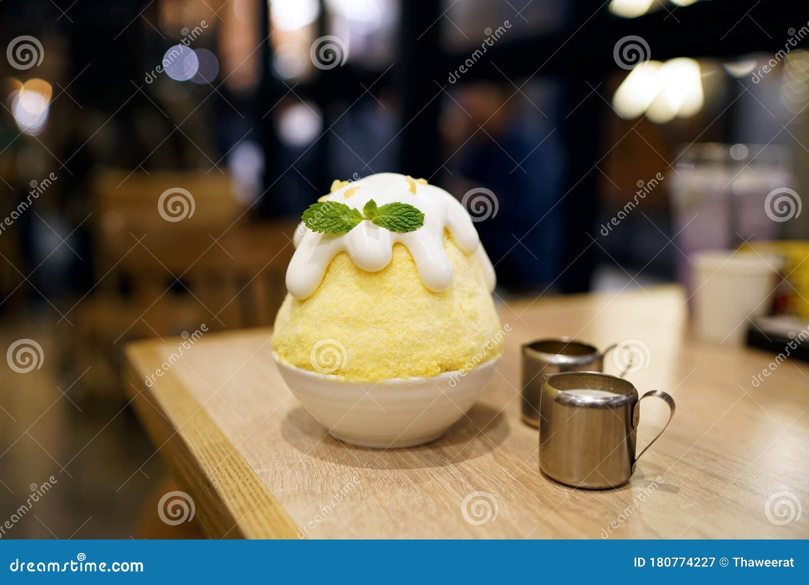 Mango Kakigori Bingsu Japanese Shaved Ice Dessert Flavor Stuffed