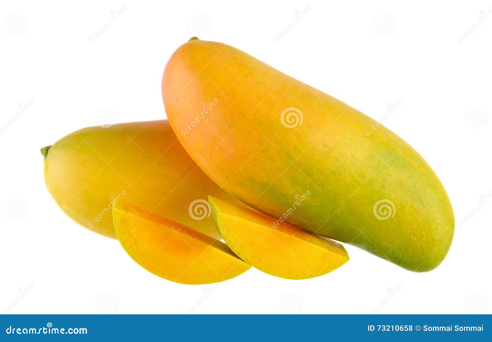 Mango maturo isolato fotografia stock. Immagine di fresco - 73210658