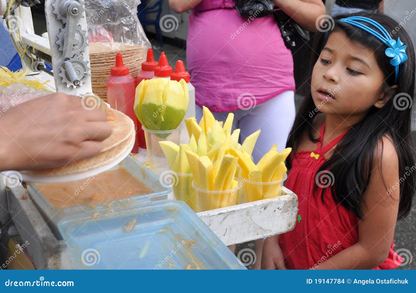 Mango seller in Colombia editorial stock image. Image of cart - 19147784