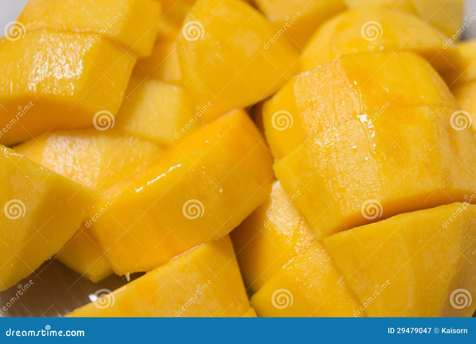 Mango slices chunks stock image. Image of dessert, leaf - 29479047