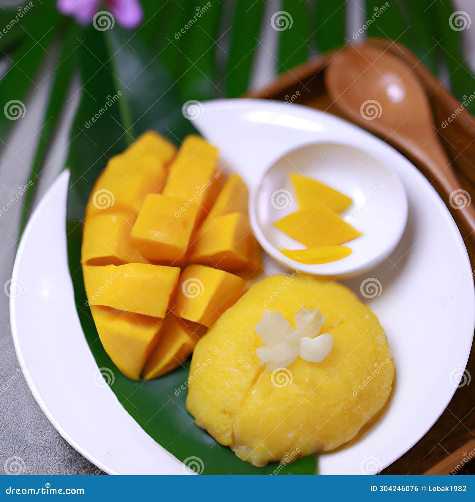 Mango Sticky Rice stock illustration. Illustration of dessert - 304246076