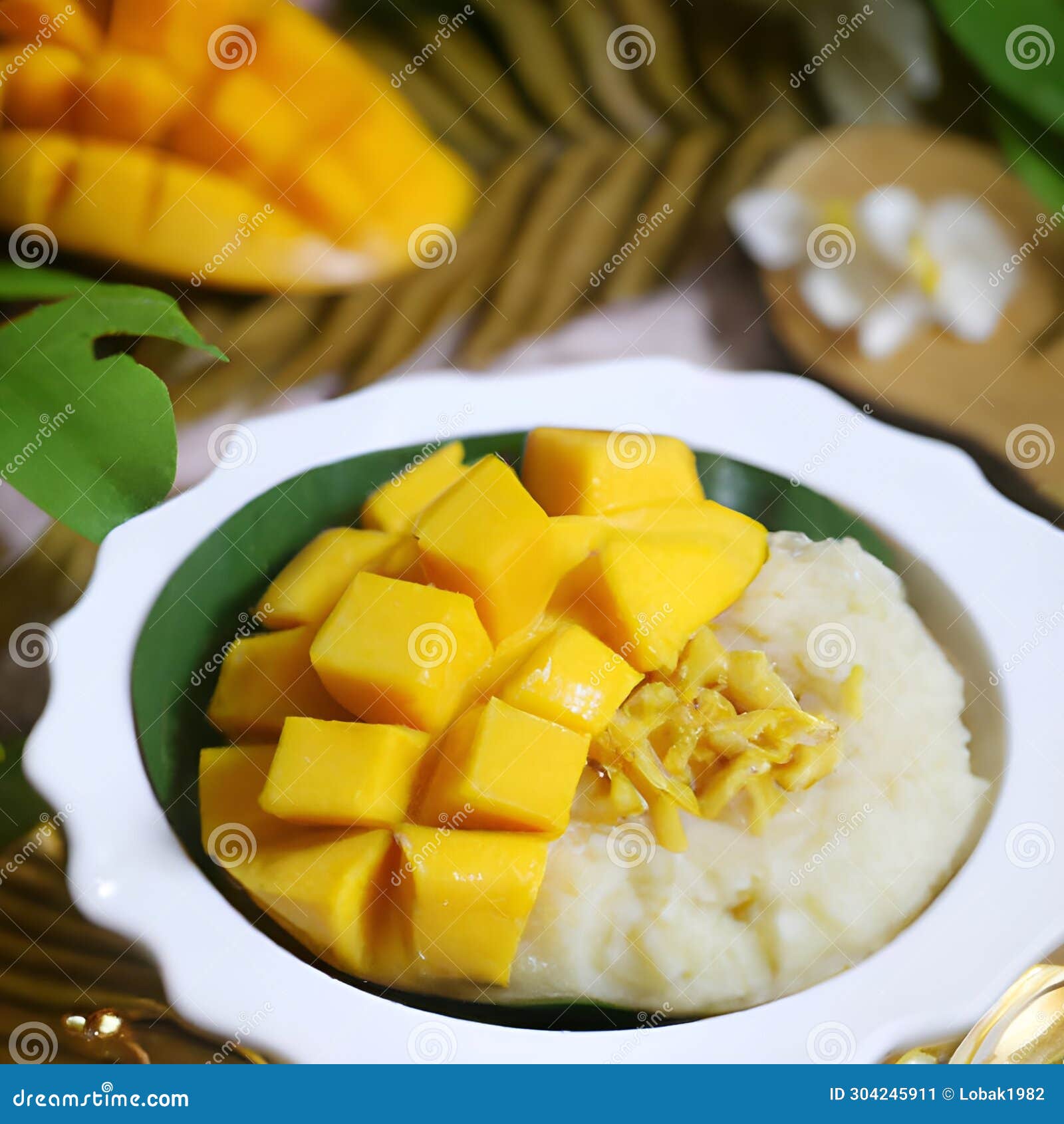 Mango Sticky Rice , A Popular Thai Dessert For Centuries Royalty-Free ...