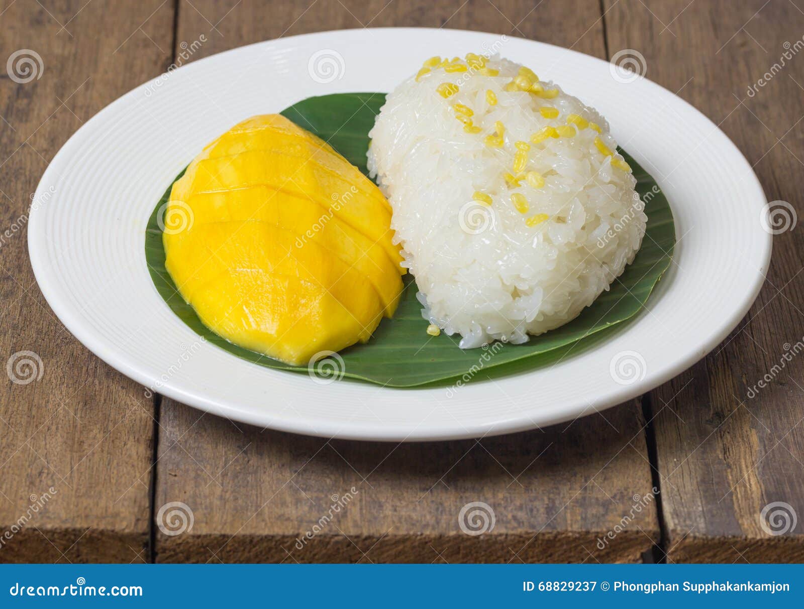 The Mango Sticky Rice with Peeled Split Mung Bean on White Plate Stock ...