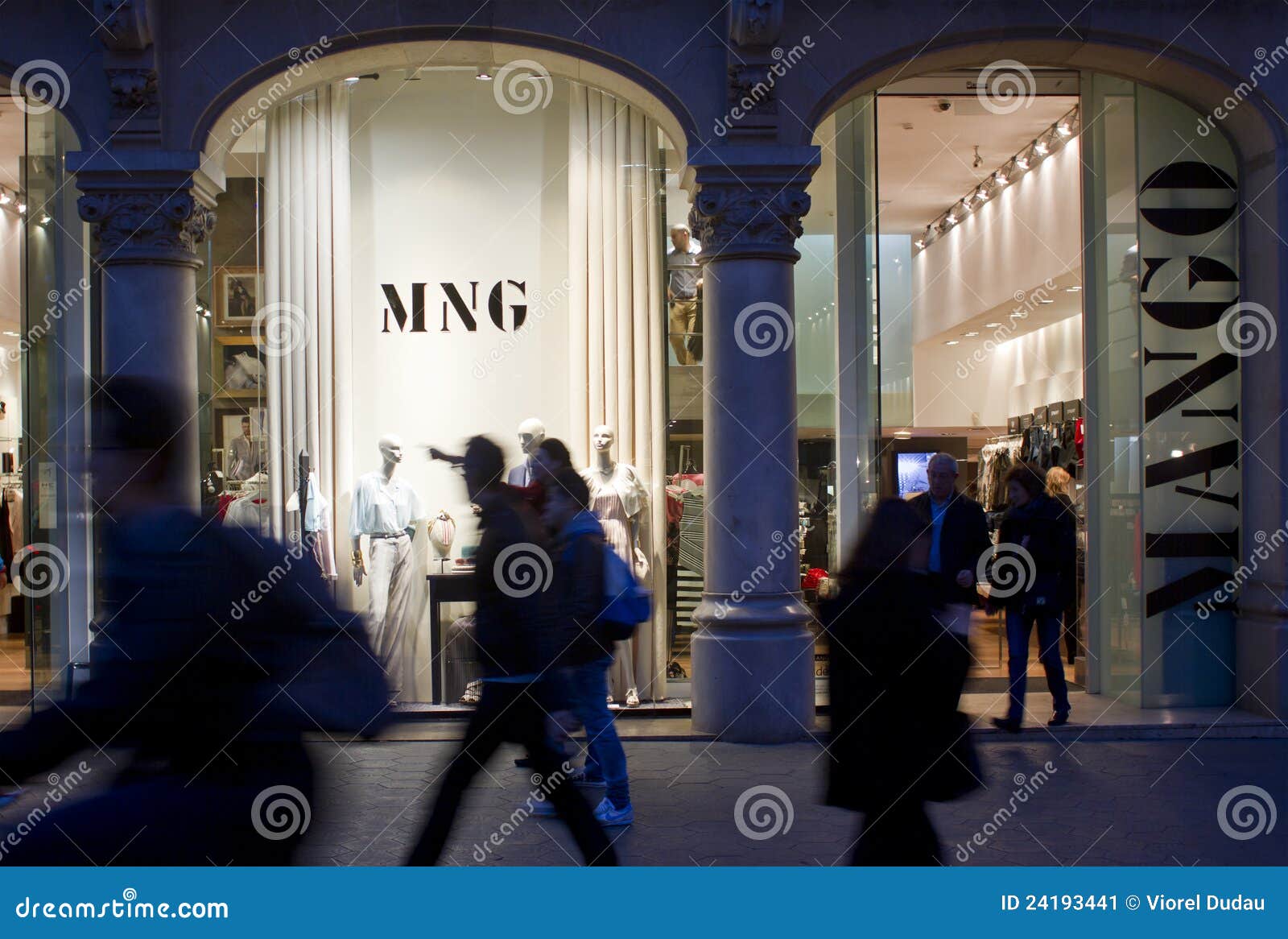 Mango store editorial photo. Image of barcelona, retail - 24193441