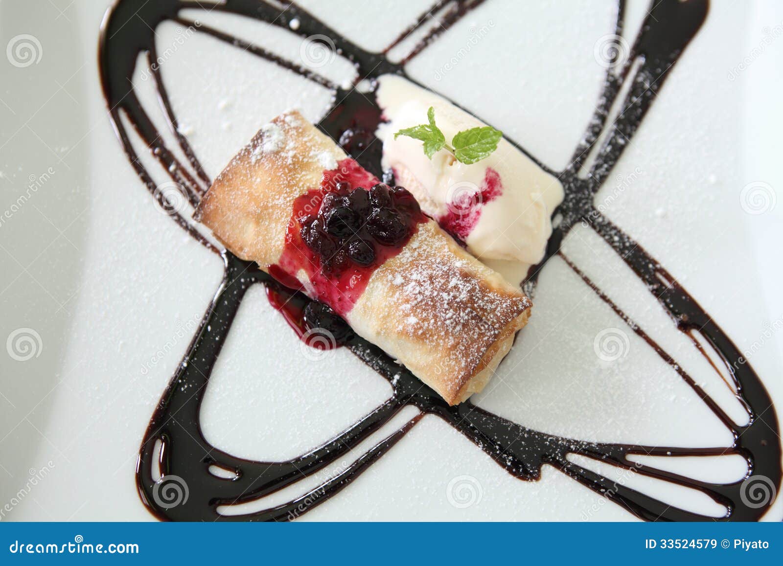 Mango Strudel with Ice Cream Stock Image - Image of sugar, meal: 33524579