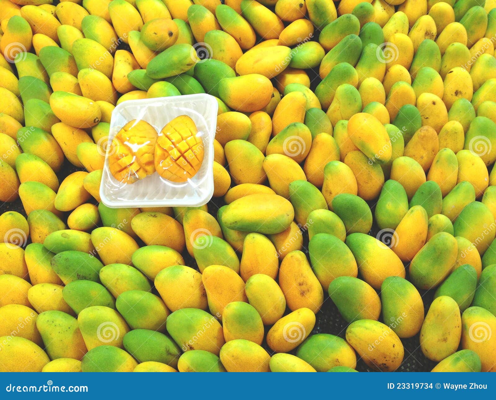 Mangoes in the Super Market Stock Photo - Image of nature, shape: 23319734