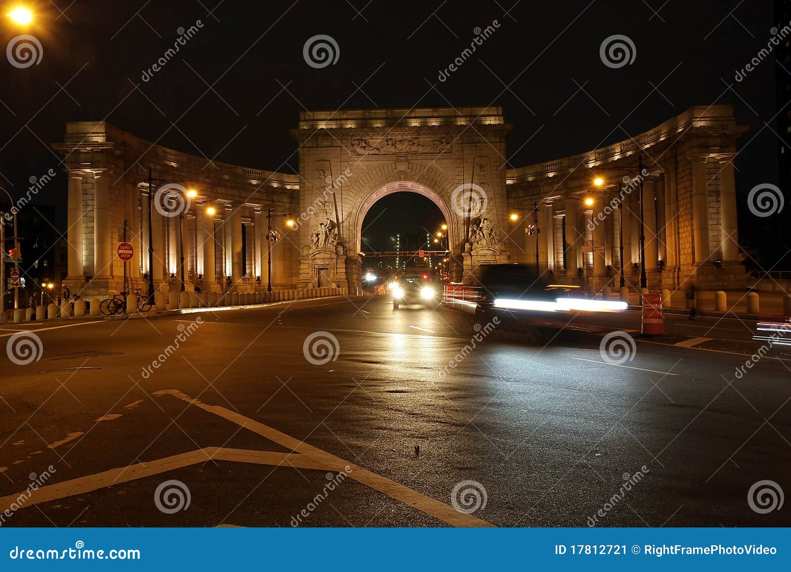 Manhattan Bridge Arch at Night. Editorial Photo - Image of street, york ...