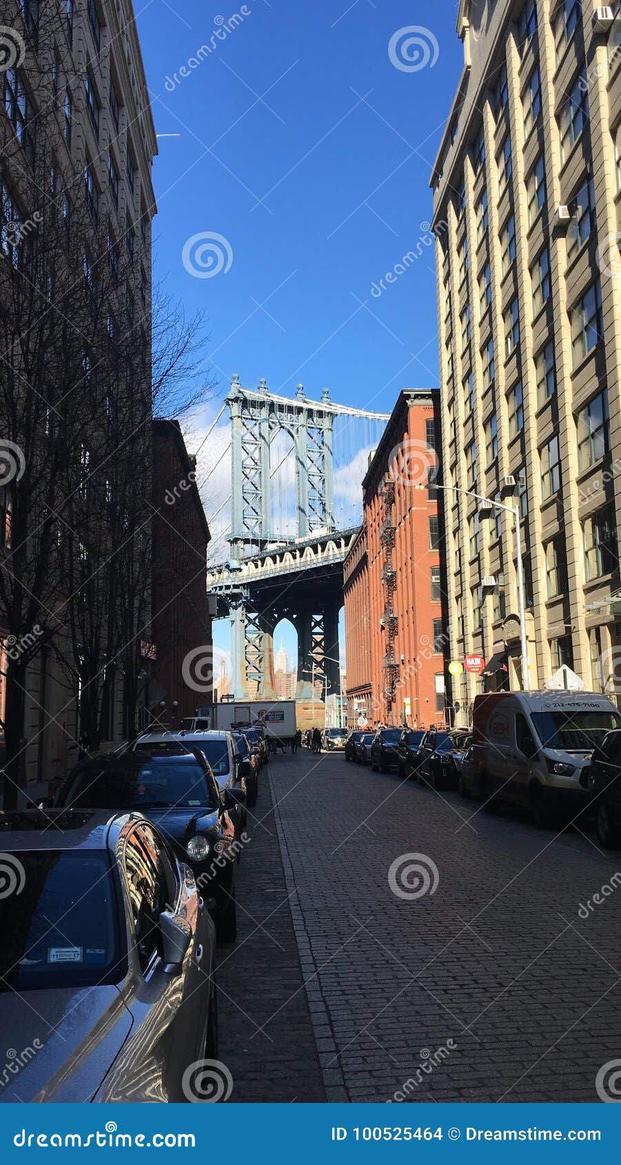 Manhattan bridge in dumbo editorial stock image. Image of dumbo - 100525464