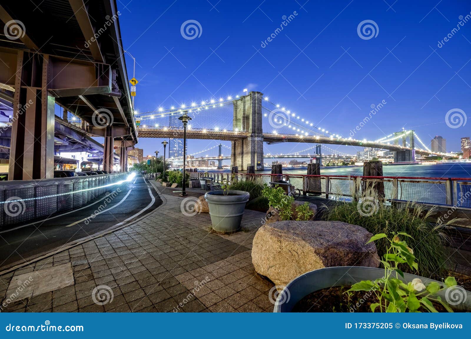 Manhattan Bridge at Night. New York Stock Image - Image of illuminated ...
