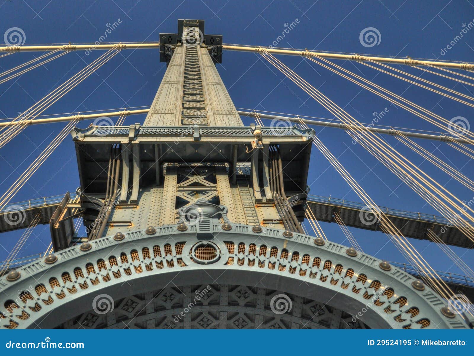 Manhattan Bridge Tower stock image. Image of view, architecture - 29524195