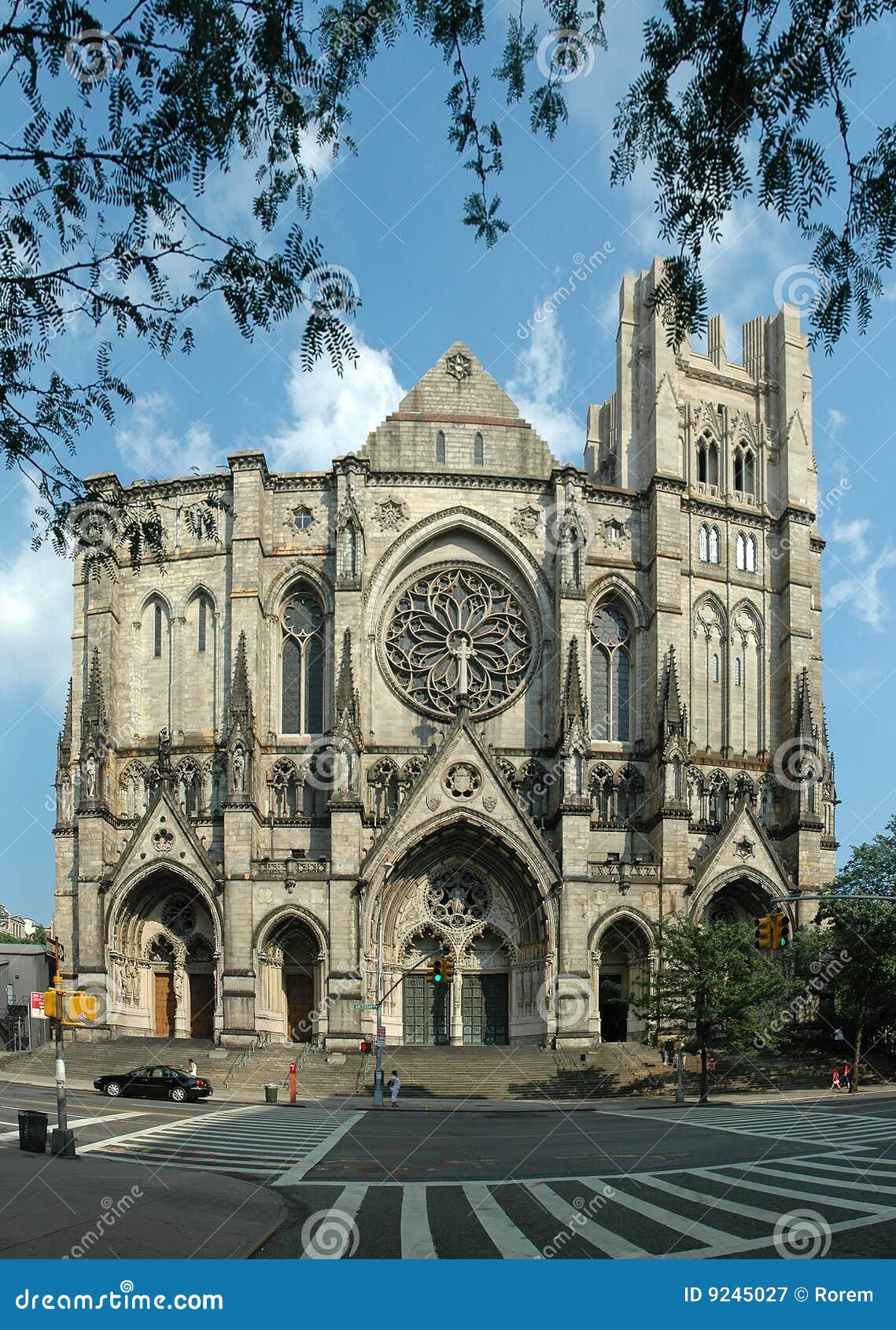 Manhattan church stock image. Image of midtown, religion - 9245027