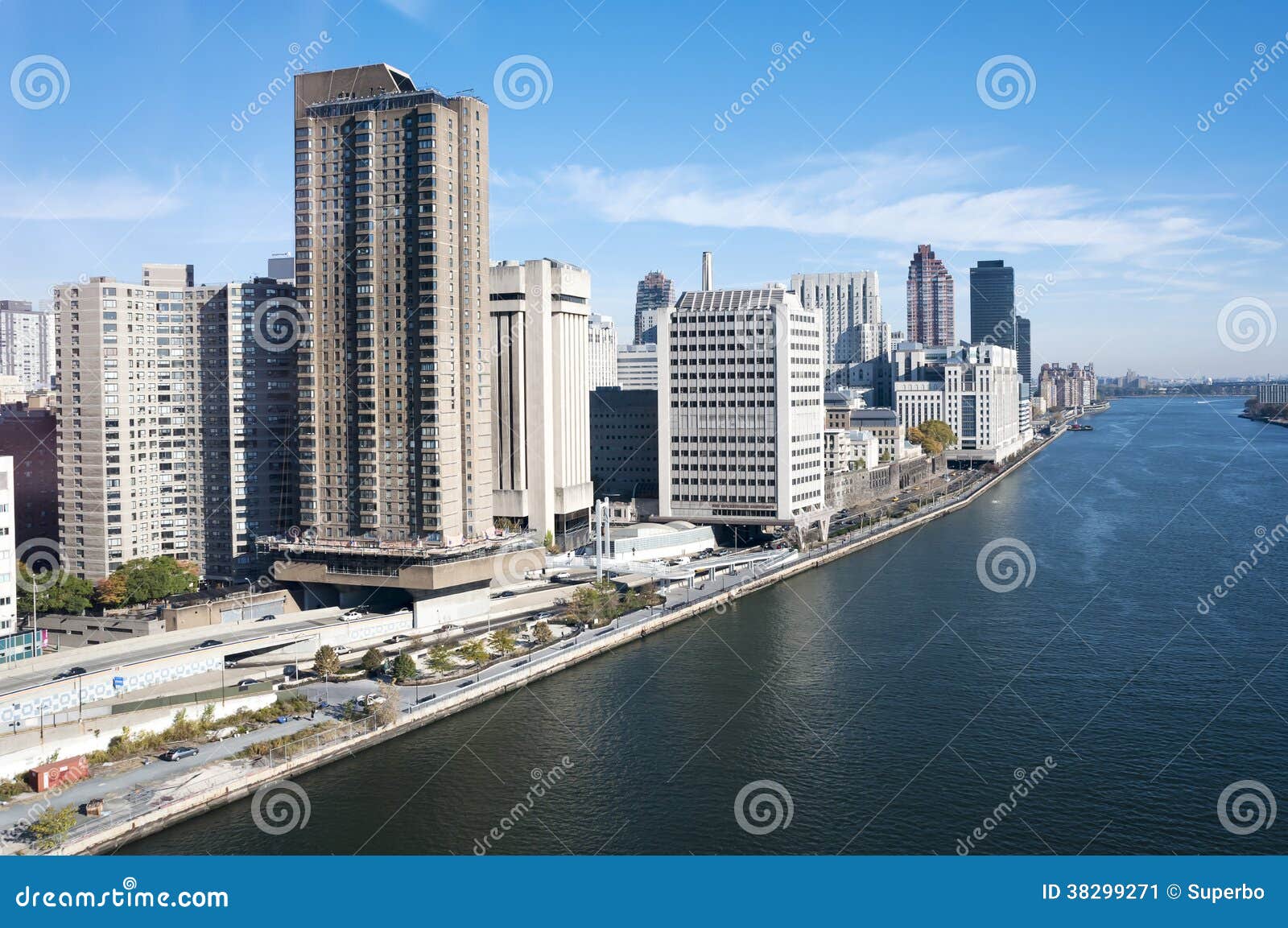 Manhattan - East River and Roosevelt Island Stock Image - Image of ...