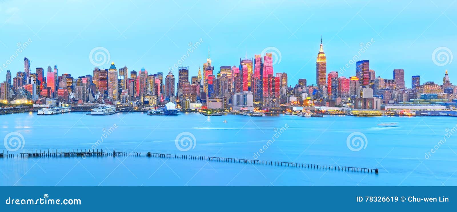 Manhattan skyline at dusk stock image. Image of empire - 78326619