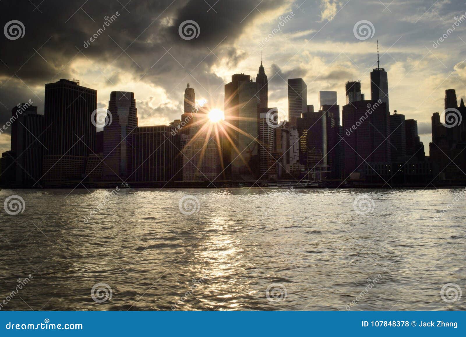 Manhattan editorial stock photo. Image of water, manhattan - 107848378
