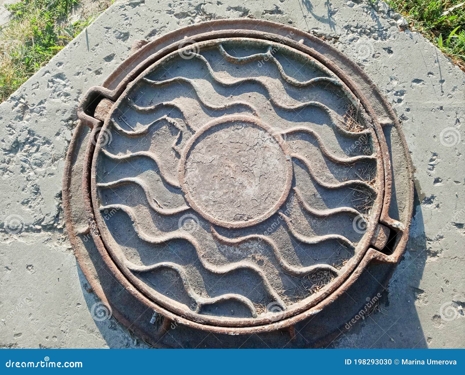 Manhole top view stock photo. Image of manhole, beton - 198293030