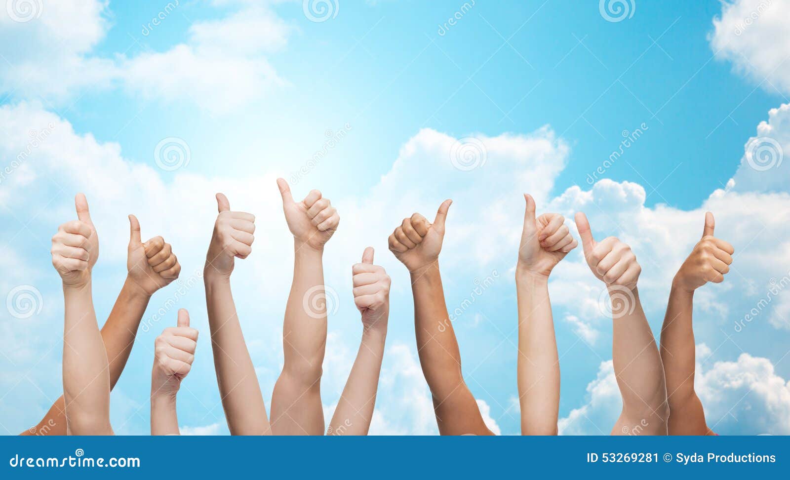 Mani Umane Che Mostrano I Pollici in Su Immagine Stock - Immagine di ...