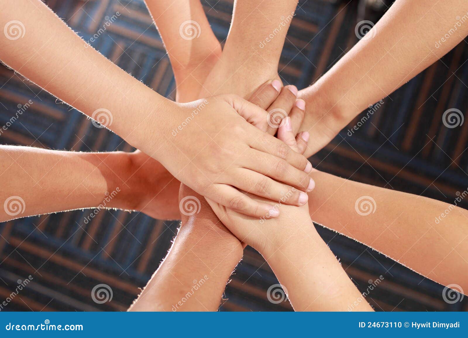 Mani unite fotografia stock. Immagine di gruppo, concetti - 24673110