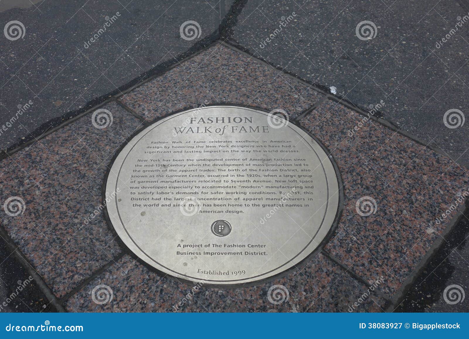 Maniergang van Bekendheid redactionele fotografie. Image of wijk - 38083927