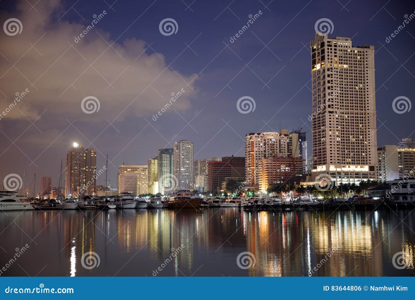 Manila Bay at Harbor Square Editorial Photo - Image of lunch, view ...
