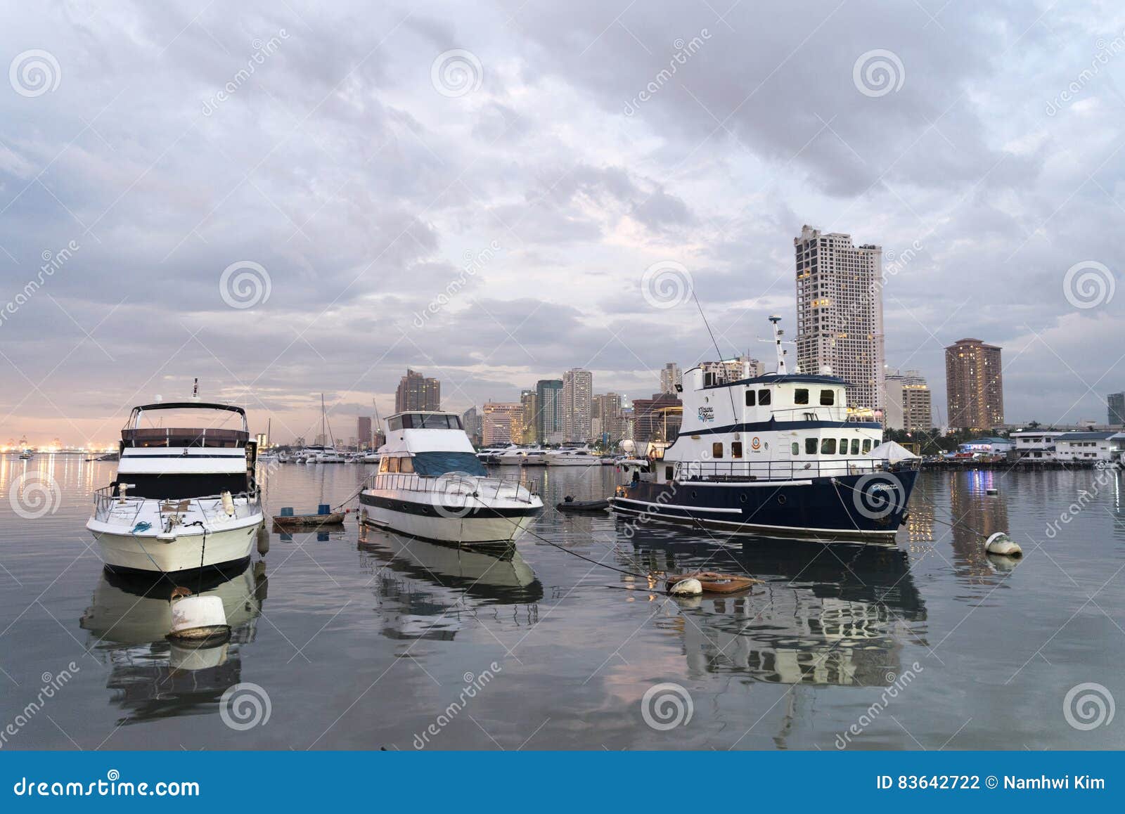 Manila Bay at Harbor Square Editorial Photography - Image of ...