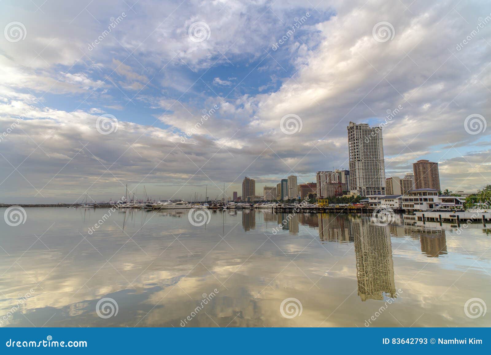Manila Bay at Harbor Square Editorial Stock Photo - Image of daytime ...